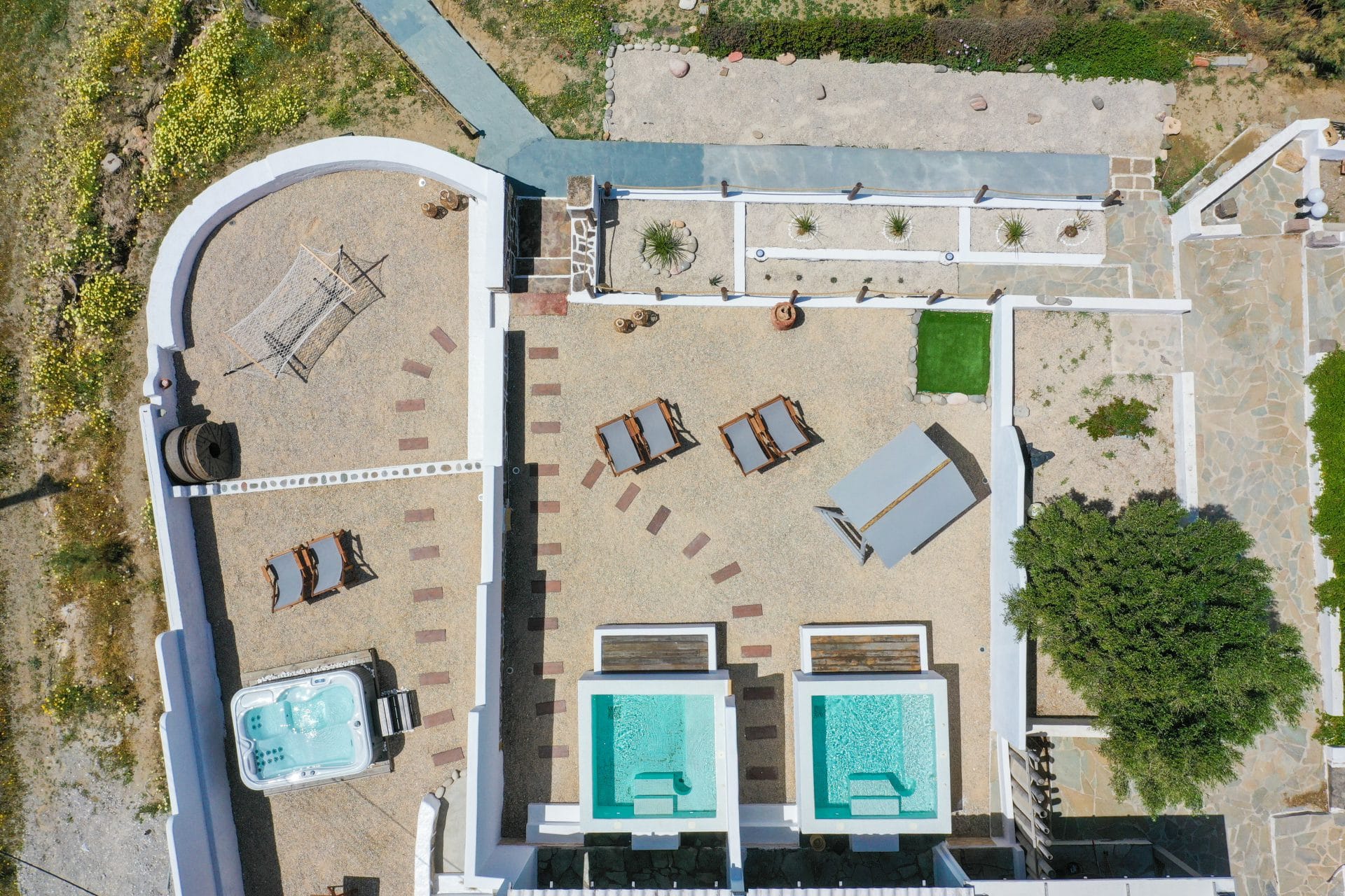 Avgerinos Deluxe Rooms | Milos Accommodations - Concierge for your ...